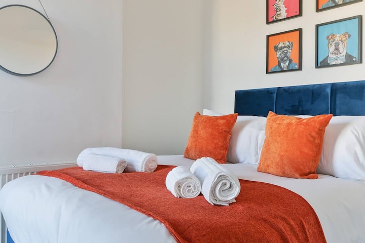 Prime Location: Stylish 4-bed House Near Trent Br - Nottingham