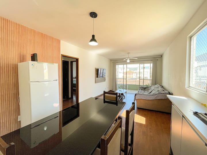 Apê Espaçoso, A/c E Garagem | 300m Canasvieiras - Florianópolis