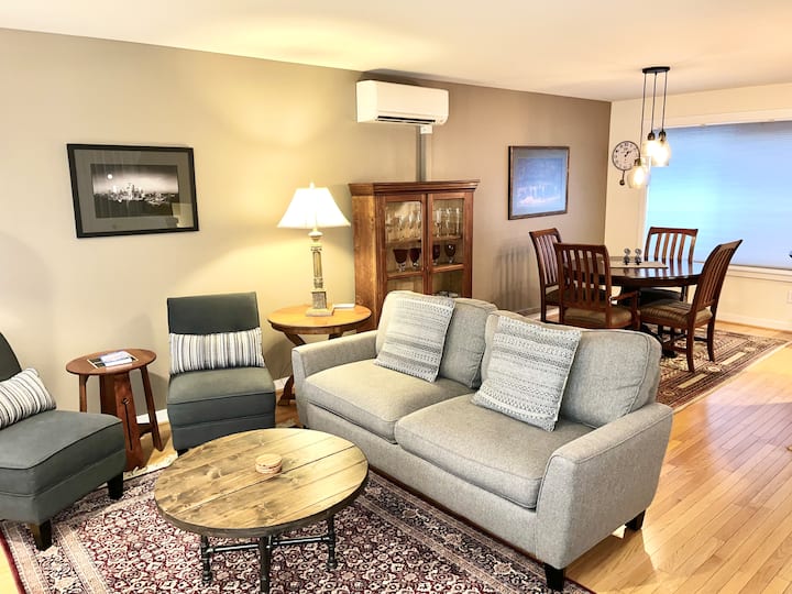 Beautiful Townhome Near Uw And Seattle Children's - Seattle, WA