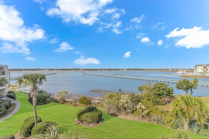 Gated, Private Boat Dock & Beach Access, King Bed - Murrells Inlet, SC