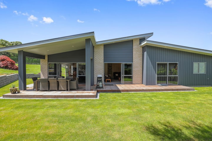 2 Homes 12 Guests | Spa Pool & Ride To The Forest - Rotorua