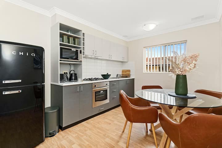 8 Cute Cunningham Close To Subiaco - Sleeps 4 - Nedlands
