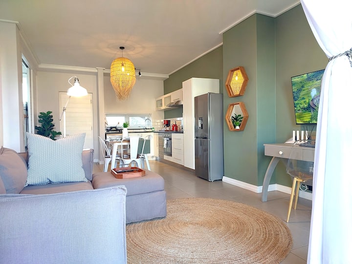 Brizzy’s Balcony: Luxe Retreat. Great Location! - Port Elizabeth