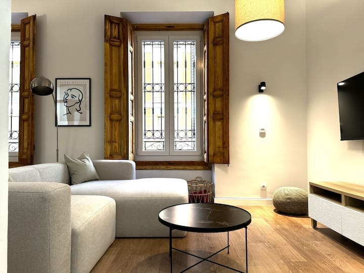 Luxurious Apartment In Chamberí By Bebalmy - Madrid