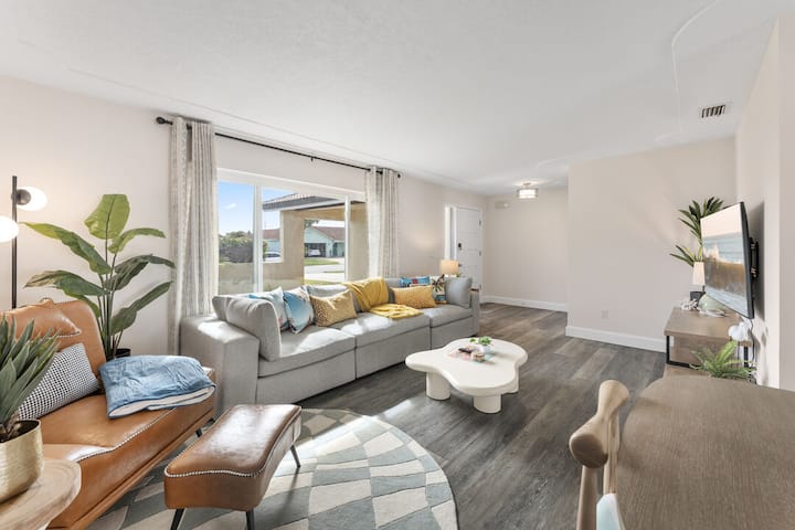 Chic & Comfortable Beach Retreat W/private Pool! - Cocoa Beach, FL