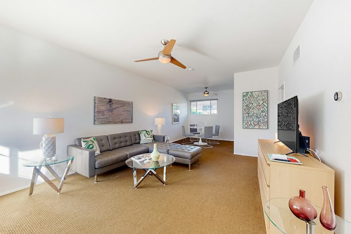 1br Mountain-view Condo With Pool & Hot Tub - パーム・スプリングス, CA