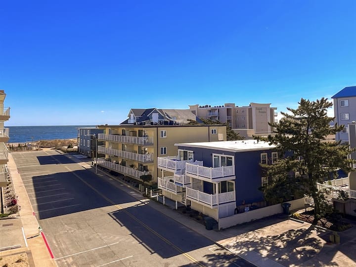 Ocean Views With Private Balcony And Elevator - Ocean City, MD