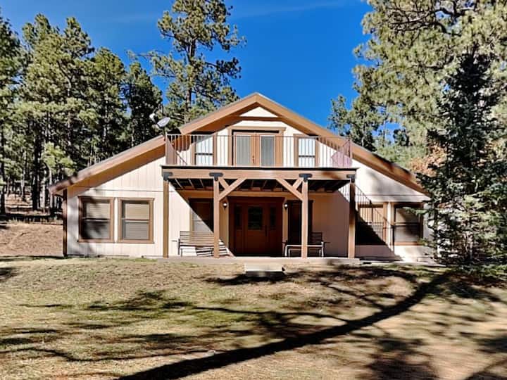 Quiet Mountain Hideaway | Spacious Cabin Retreat! - Ruidoso, NM