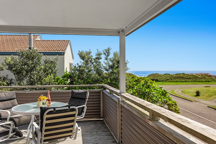 The Sun Capsule - Ohope Beach Holiday Home - Ōhope