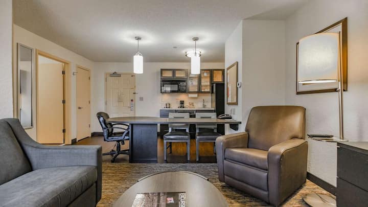 2 Posh Units! Pets Are Allowed Here - Huntsville, AL