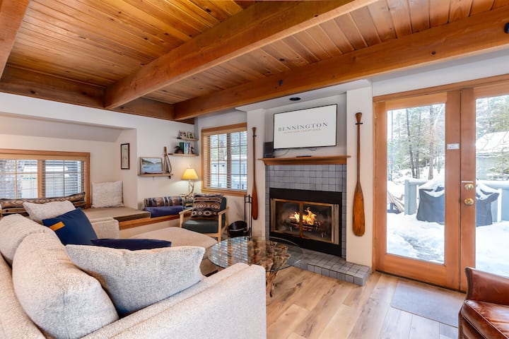 Lupi02 - Cozy Sunriver Getaway, Hot Tub - Sunriver, OR