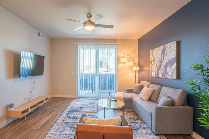 Centrally Located Apt|pool,gym,w/d,balcony,parking - Tempe, AZ