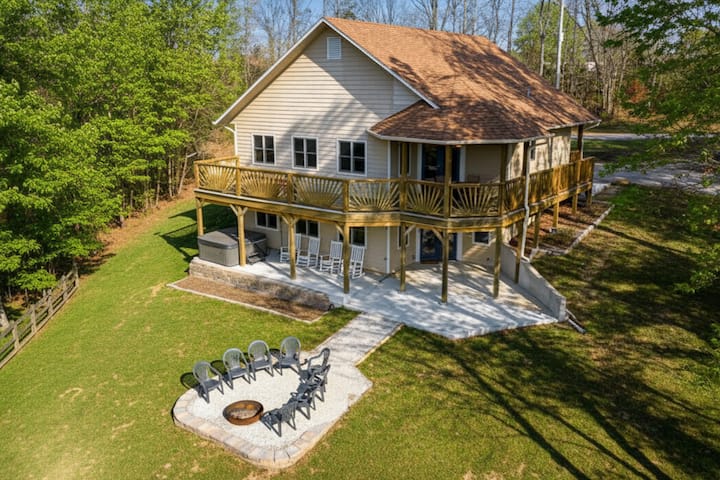 3br Home W/ Hot Tub & Sunset Views Near Siuc - Carbondale, IL