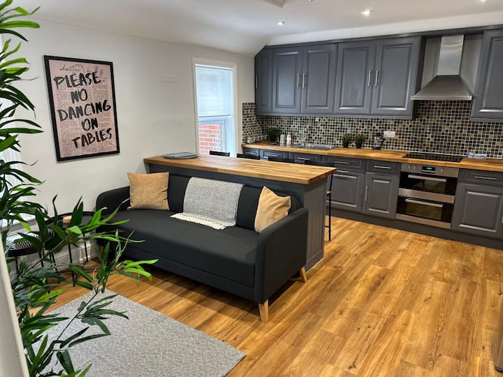 High Wycombe Centre- 2 Bed Flat - Beaconsfield