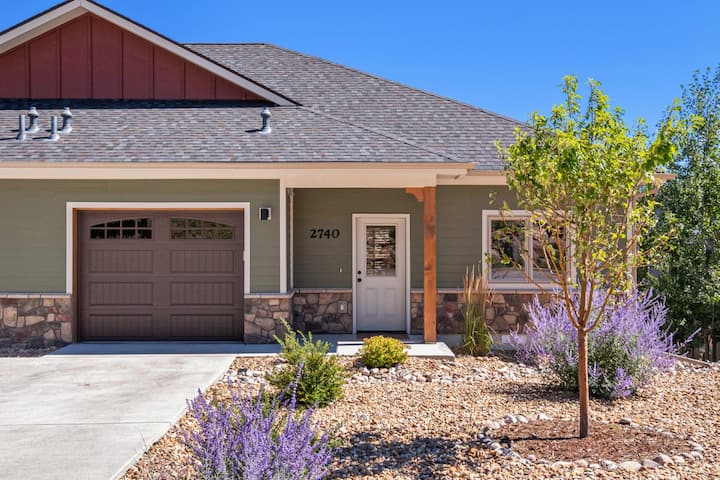 Mountain Lake View - Hot Tub/fireplace! - Estes Park, CO
