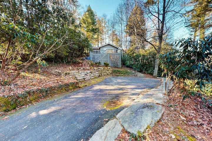 2br With Deck, Fireplace, Ac, & W/d - Highlands, NC