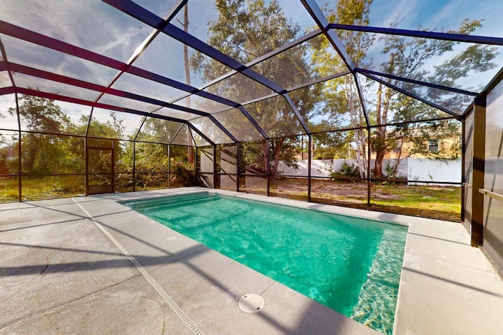 3br Sun-soaked Home With Enclosed Pool, W/d, & Ac - Palm Coast, FL