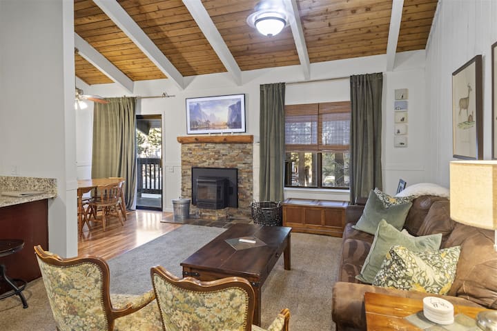 Sunshine Village 126: Pet Friendly, Close To Green - Mammoth Lakes, CA