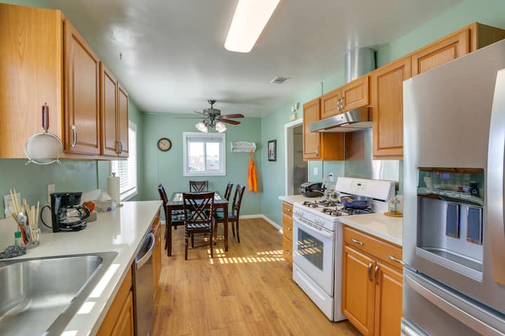 Lakewood Home ~ 5 Mi To Knott’s Berry Farm! - Buena Park, CA