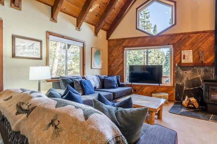 Pinetree Paradise - 4 Br, Plus Loft! Forest Views! - Lake Tahoe