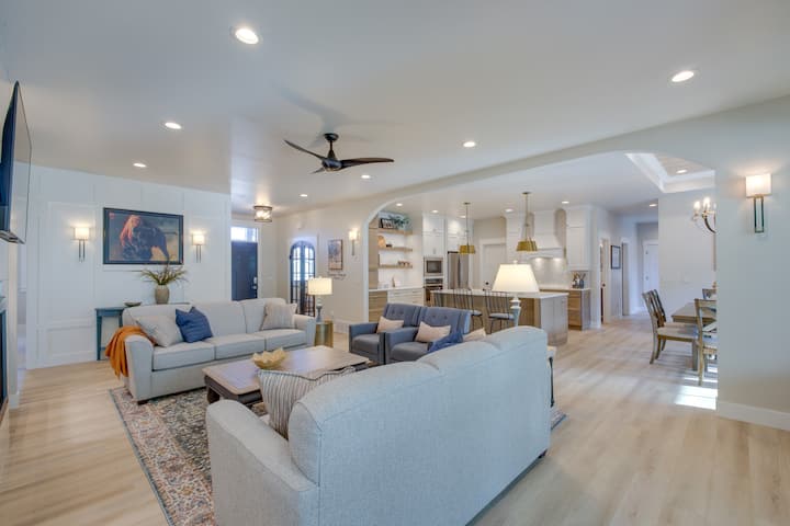 Red Lodge Home W/ Private Hot Tub & Fire Pit! - Red Lodge, MT