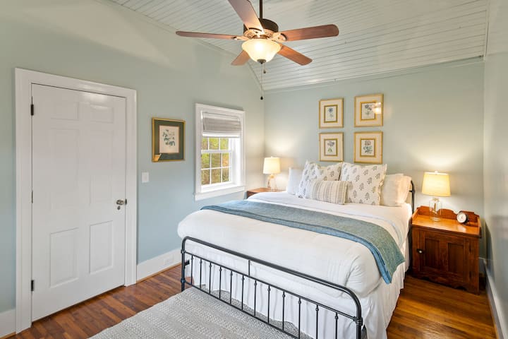 Cornwall Cottage In Ivy Between Uva And Vineyards - Crozet, VA