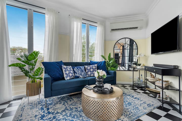 Unique Stunning Burleigh Heads 1br1b - Gold Coast