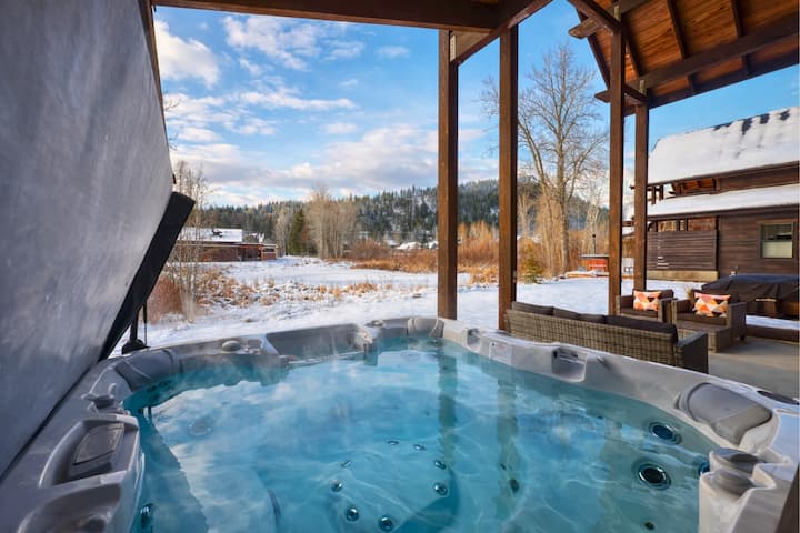 Family Retreat With Hot Tub Near Lake Pend Oreille - Hope, ID