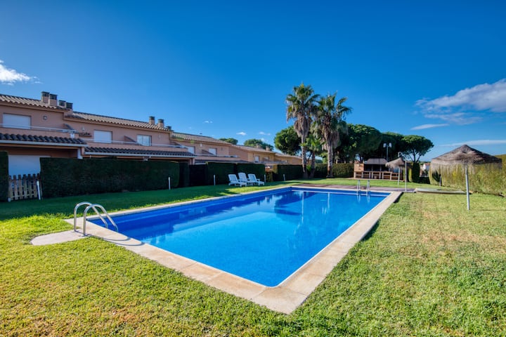 Pinamar: Maison De Vacances à L'escala Avec Piscin - Espagne