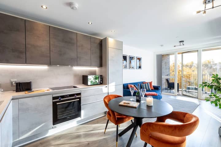 Park View Terrace Retreat, Superb Nearby Amenities - Canning Town - London