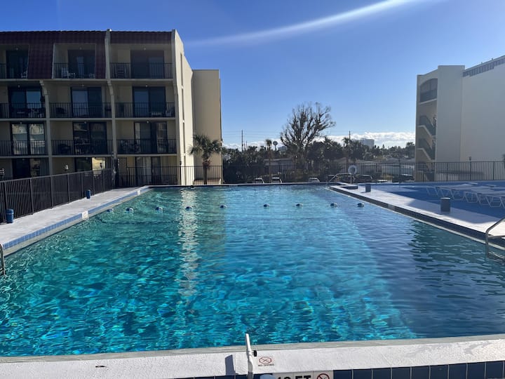 Updated Condo Across The Street From Daytona Beach - Daytona Beach