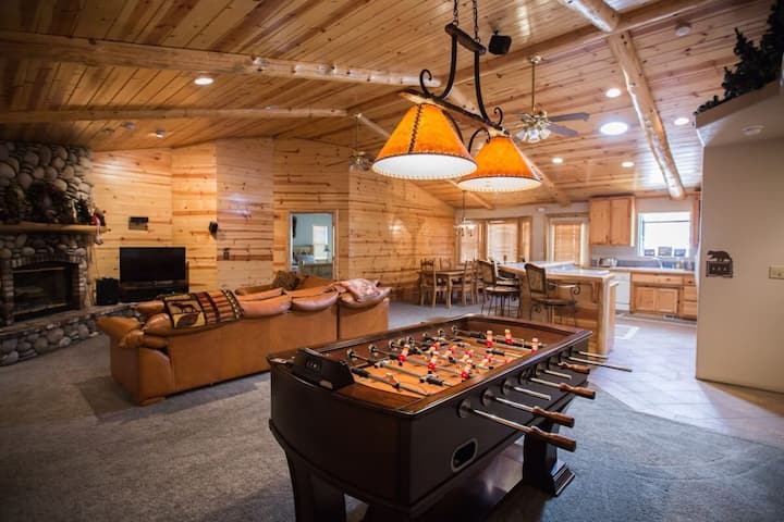 Luxury W/spa/foosball/near Summit -Casa De Decarlo - Snow Summit Ski Resort, CA