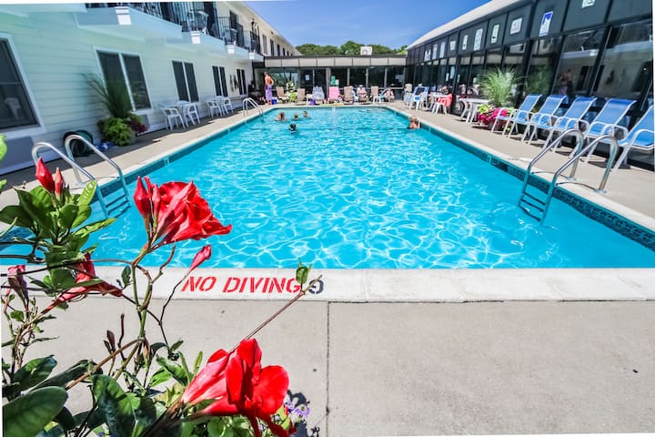 Studio Retreat W/ Pool & Kitchenette In Yarmouth - Dennis, MA