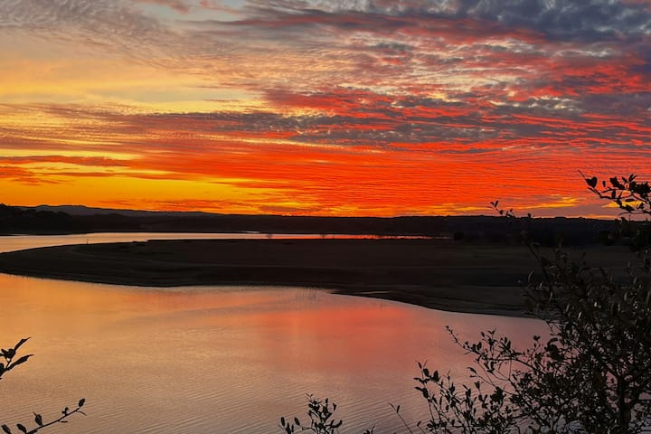 4br Lake Retreat - Balcony, W/d & Ac - Spicewood, TX