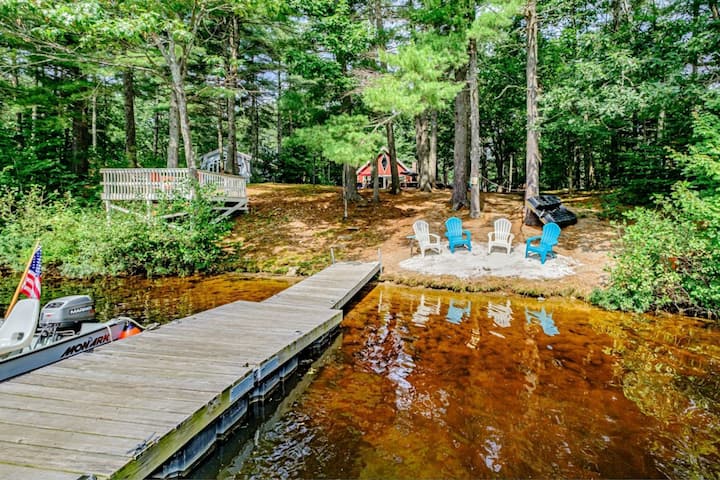 3br Dog-friendly Lake Home With Dock & Firepit - Lake Arrowhead, ME