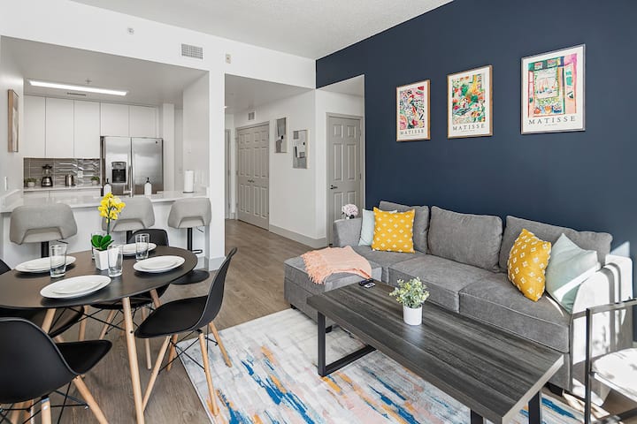 Carolina Blue | Free Parking, Stunning Views &Wifi - Charlotte, NC