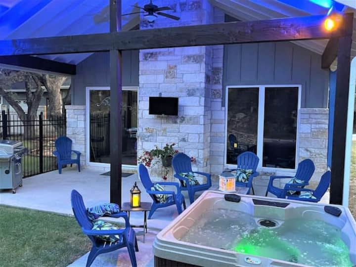 Home At Lake Travis W/ Hot Tub By Barclé Group - Lago Vista, TX