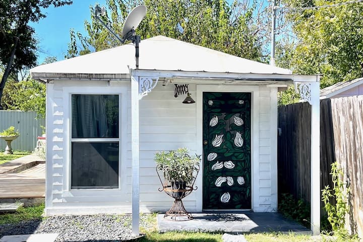 Cute Studio With Deck, Walk To Georgetown Square. - Georgetown, TX
