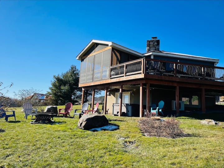 3 Bears Lodge | Hot Tub & Lake Access! - Deep Creek Lake, MD