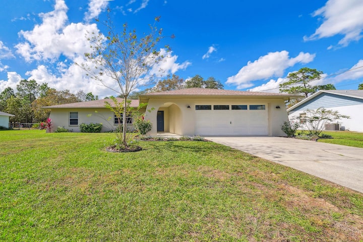 Bikes, Yard & Fire Pit At Upscale Lecanto Home! - Homosassa, FL