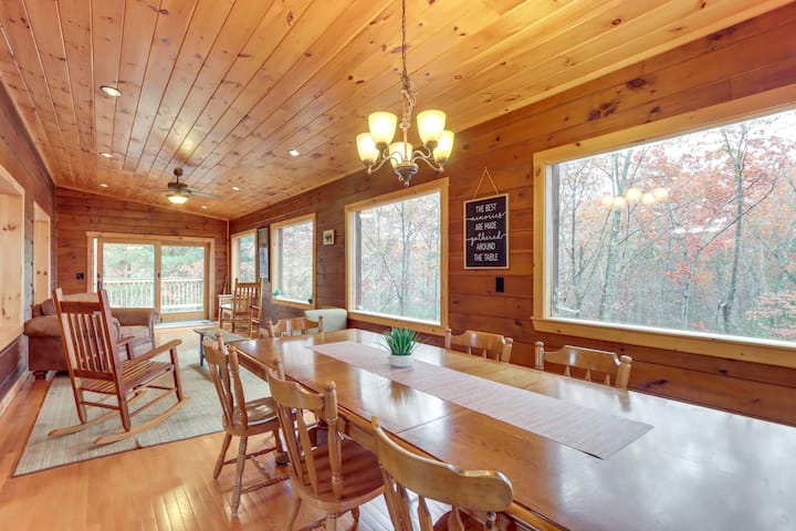 Blue Ridge Cabin W/ Hot Tub, 5 Mi To Downtown! - Blue Ridge, GA
