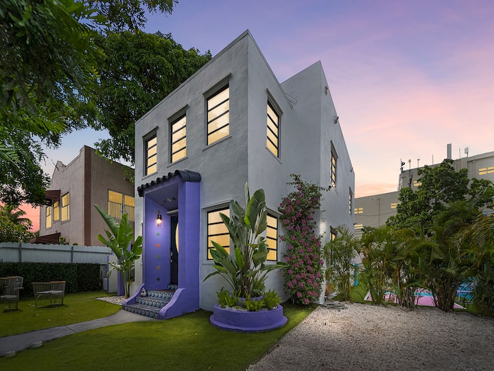 Villa Mi Amor | Calle Ocho | Pool + Pickle Ball - Miami, FL