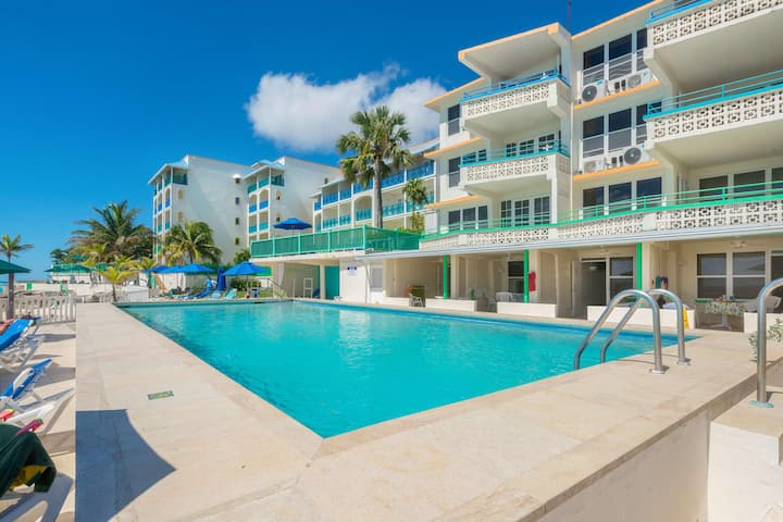 Steps To Beach, Pool & Gym Access For Relaxed Stay - Worthing