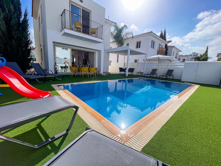 Villa Allegra: Private Pool & Modern Comfort - Protaras