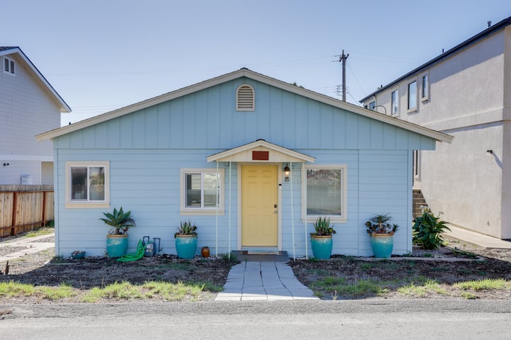 Pet-friendly Cayucos Home: Walk To Public Beach! - Cayucos, CA