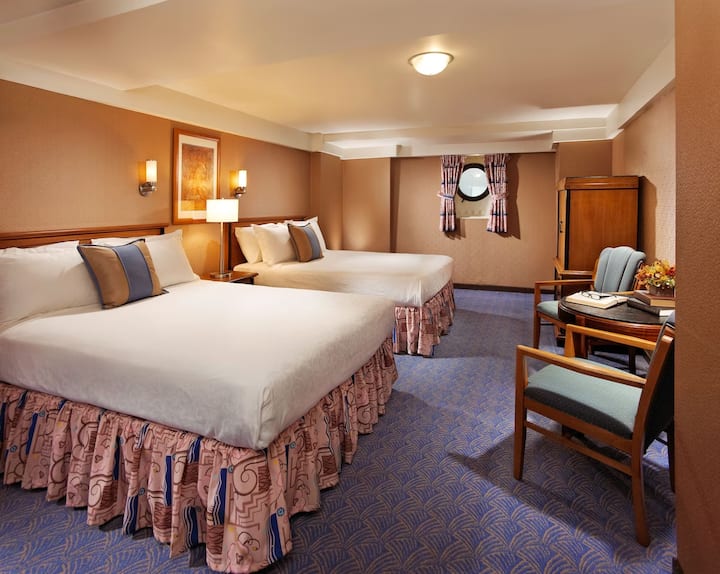 Maritime Retreat Near Long Beach Cruise Terminal - Long Beach, CA
