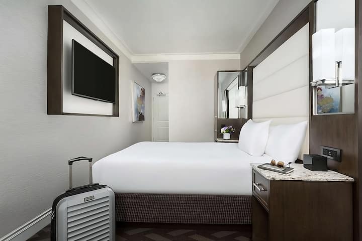 Couple Room, Pets Are Allowed | Historic Stay - Boston, MA