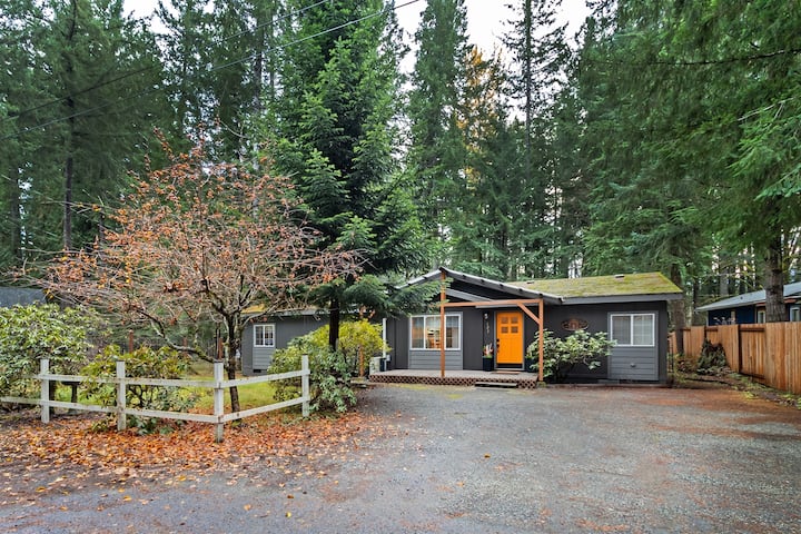 The Humble Abode | Wifi, Ac, Fireplace - Packwood, WA