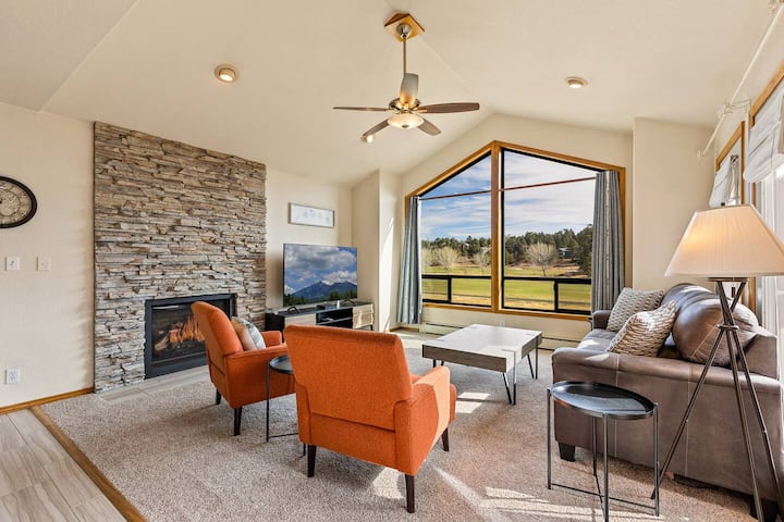 3-story Golf Course Haven - A/c & Sleeps 14! - Flagstaff, AZ