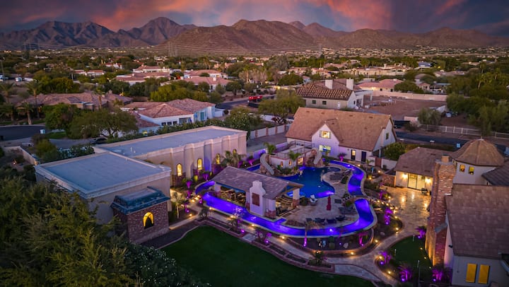 Hózhó Sunnyside | Lazy River | Indoor Pickleball - Phoenix